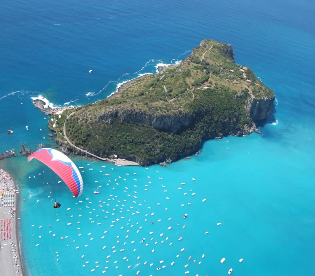 L'Isola di Dino: Un Gioiello della CALABRIA - Chambre de Commerce Italienne